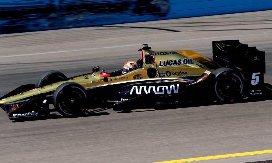 Hinchcliffe turns valuable laps in final practice before Phoenix race