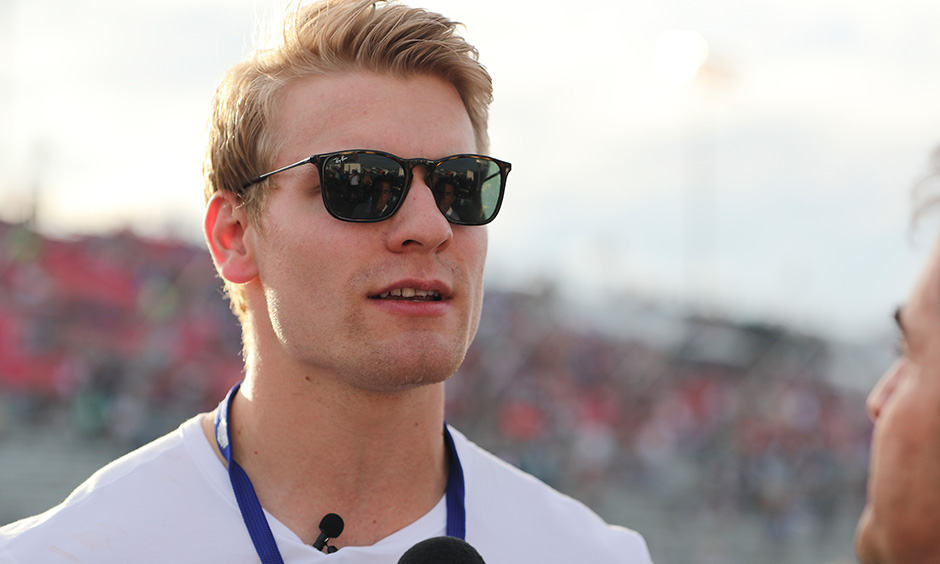 APP EXCLUSIVE: Parayko tries INDYCAR's fast seat