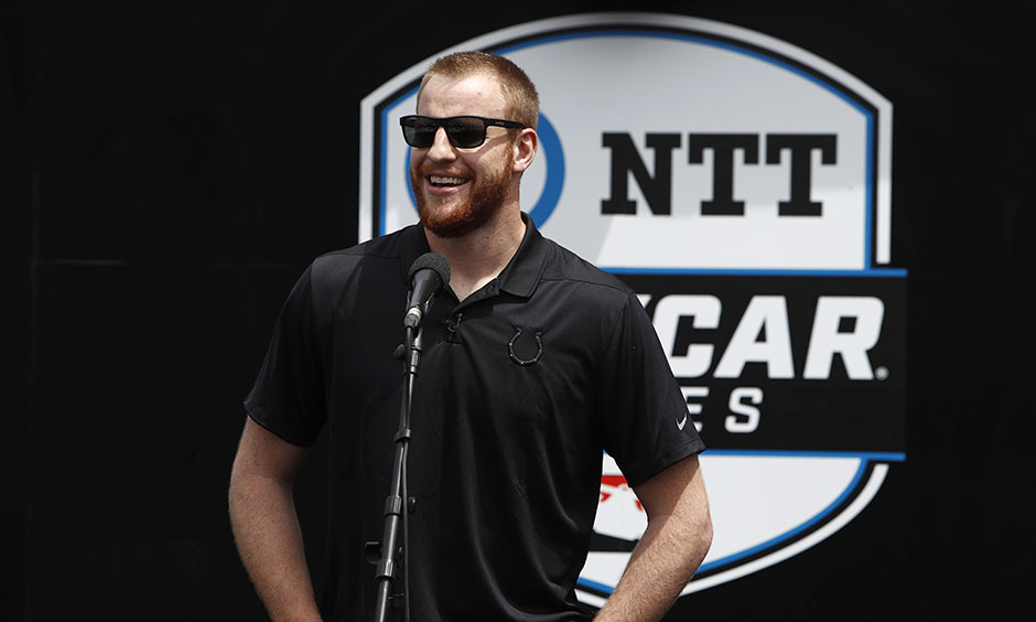 Wentz Receives Warm Welcome in Command Performance